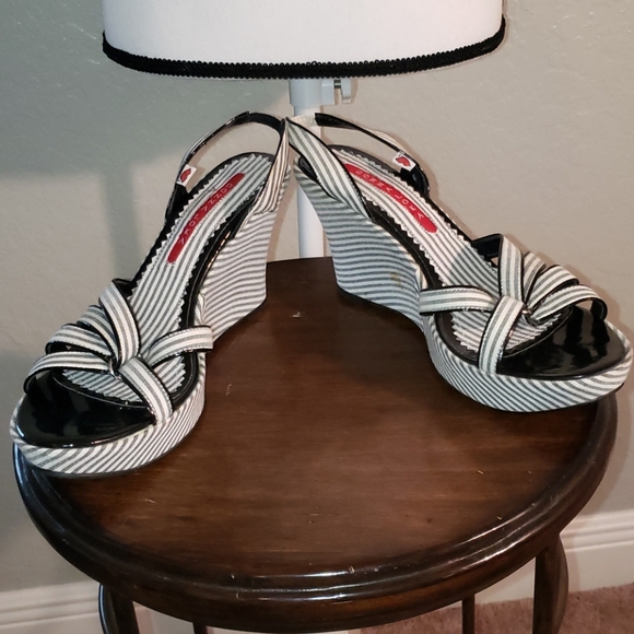 Donna Loka | Shoes | Nwot Sandals | Poshmark